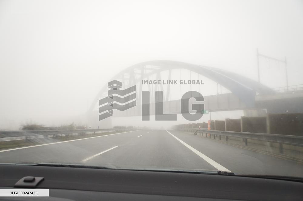 thick, heavy, dense fog, winter, European route E55, D3 motorway, steel ...
