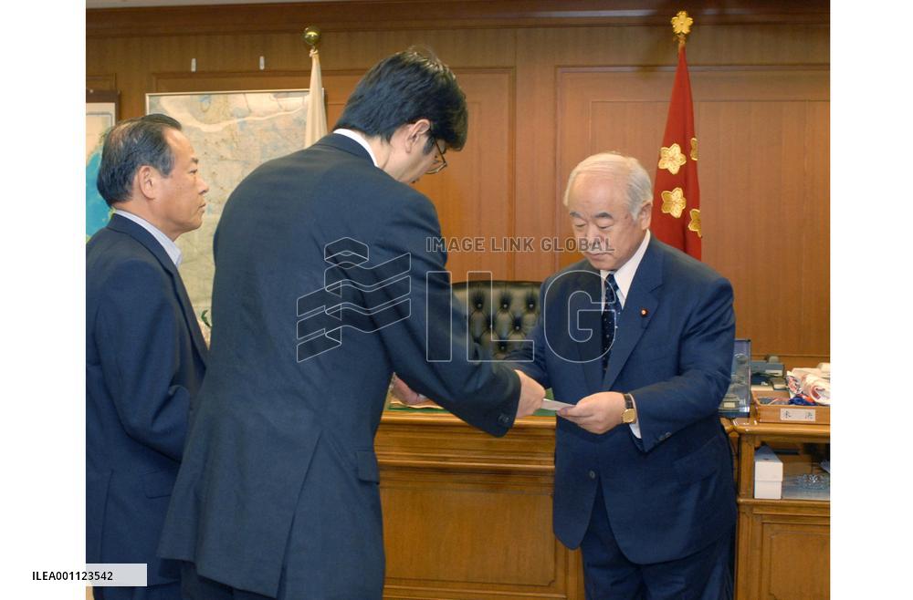 Nagasaki mayor lodges protest with Kyuma over A-bomb remarks ...